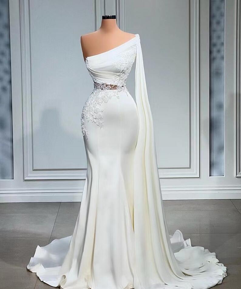 Mermaid One Shoulder Ivory Wedding Dress on Luulla